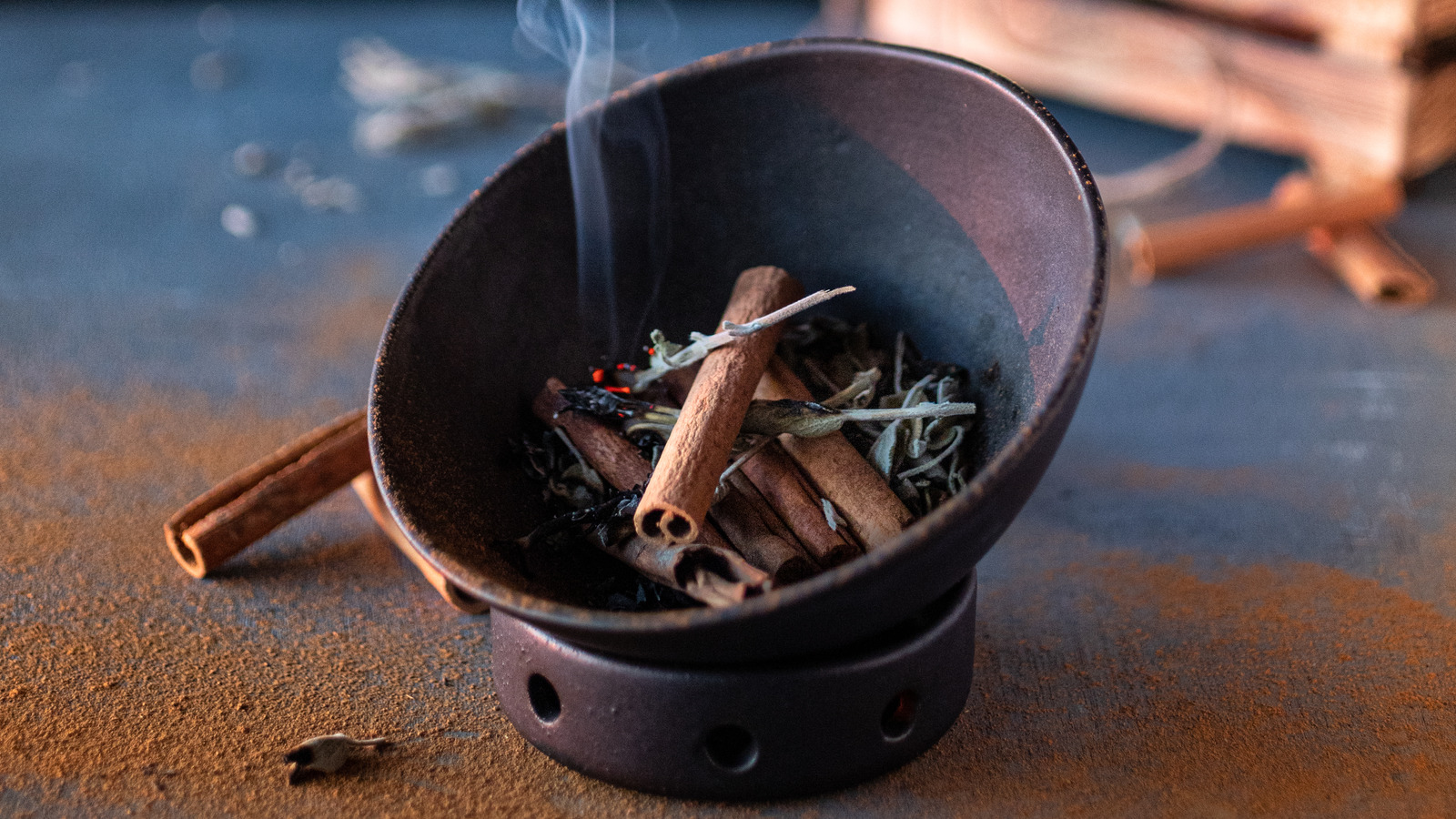 Can You Burn Cinnamon Sticks? A Comprehensive Guide